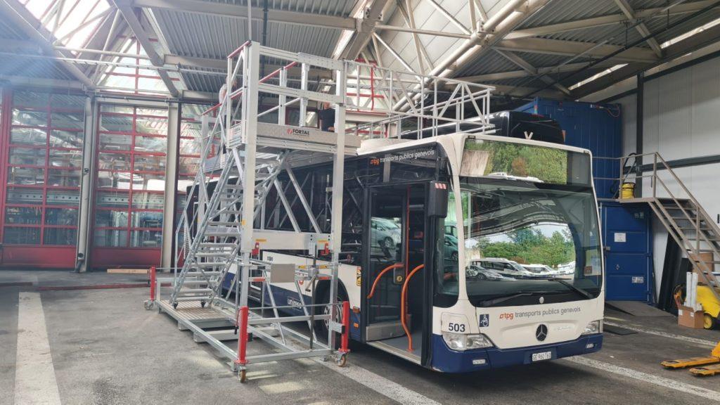 Plateforme pour accès toiture de bus - Fortal